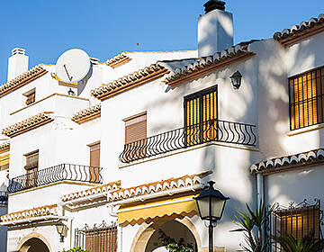 Traditional Spanish Homes: Timeless Design & Features