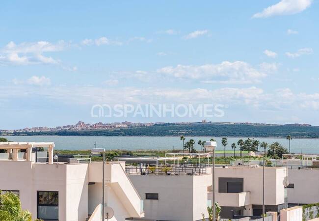 Spacious Detached Houses in Amazing Location in La Herrada