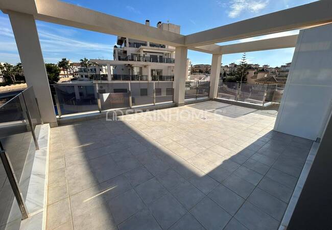 Ljusa och rymliga lägenheter nära stranden i La Zenia Spanien