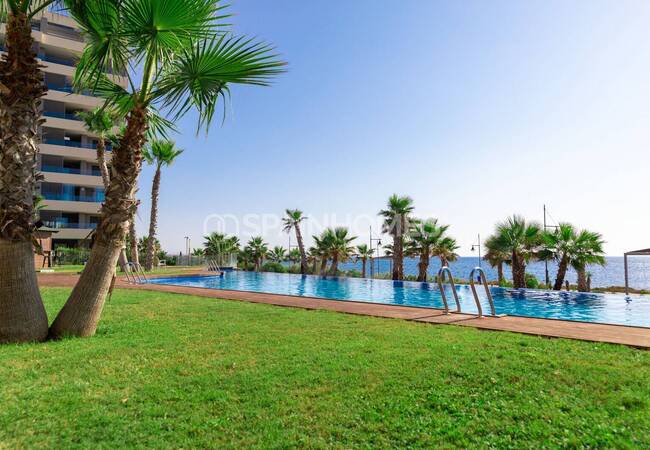 Moderna Lägenheter vid Stranden i Punta Prima Spanien