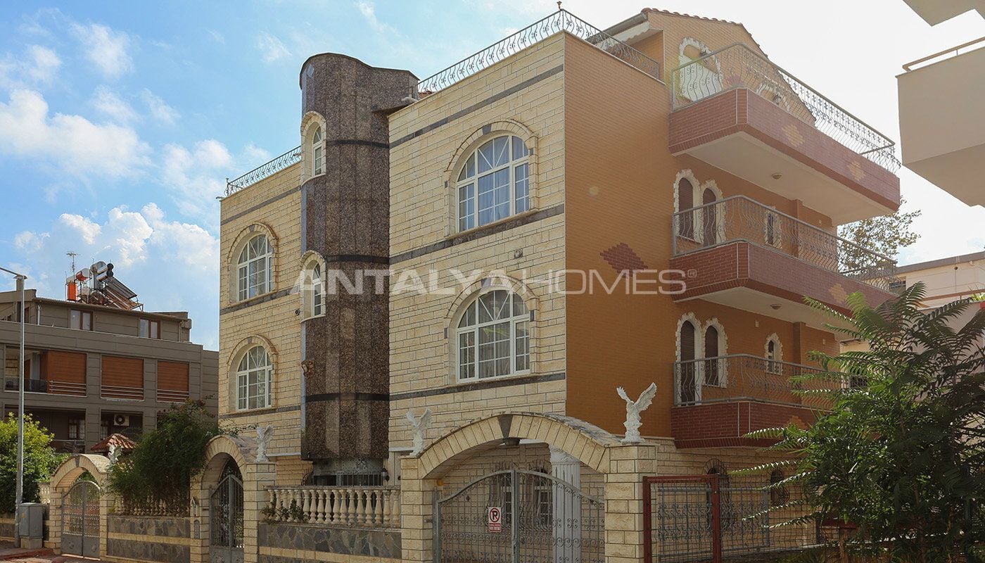 690 m² House Suitable for 3 Families in Lara Antalya