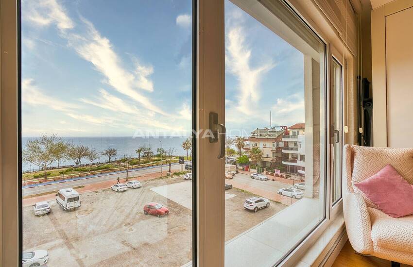Antalya Lara'da Eşyalı Deniz Manzaralı Dubleks Daire