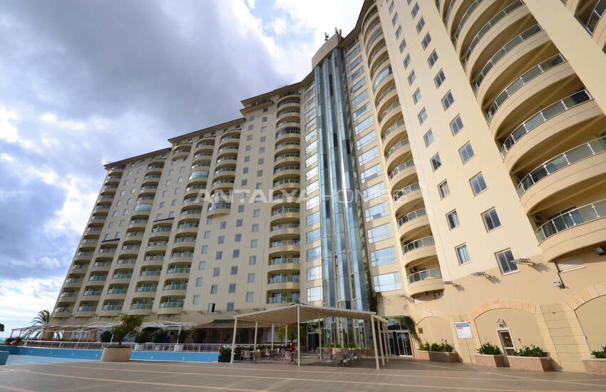 Alanya'da Gold City Residence'ta Dağ Manzaralı Daire