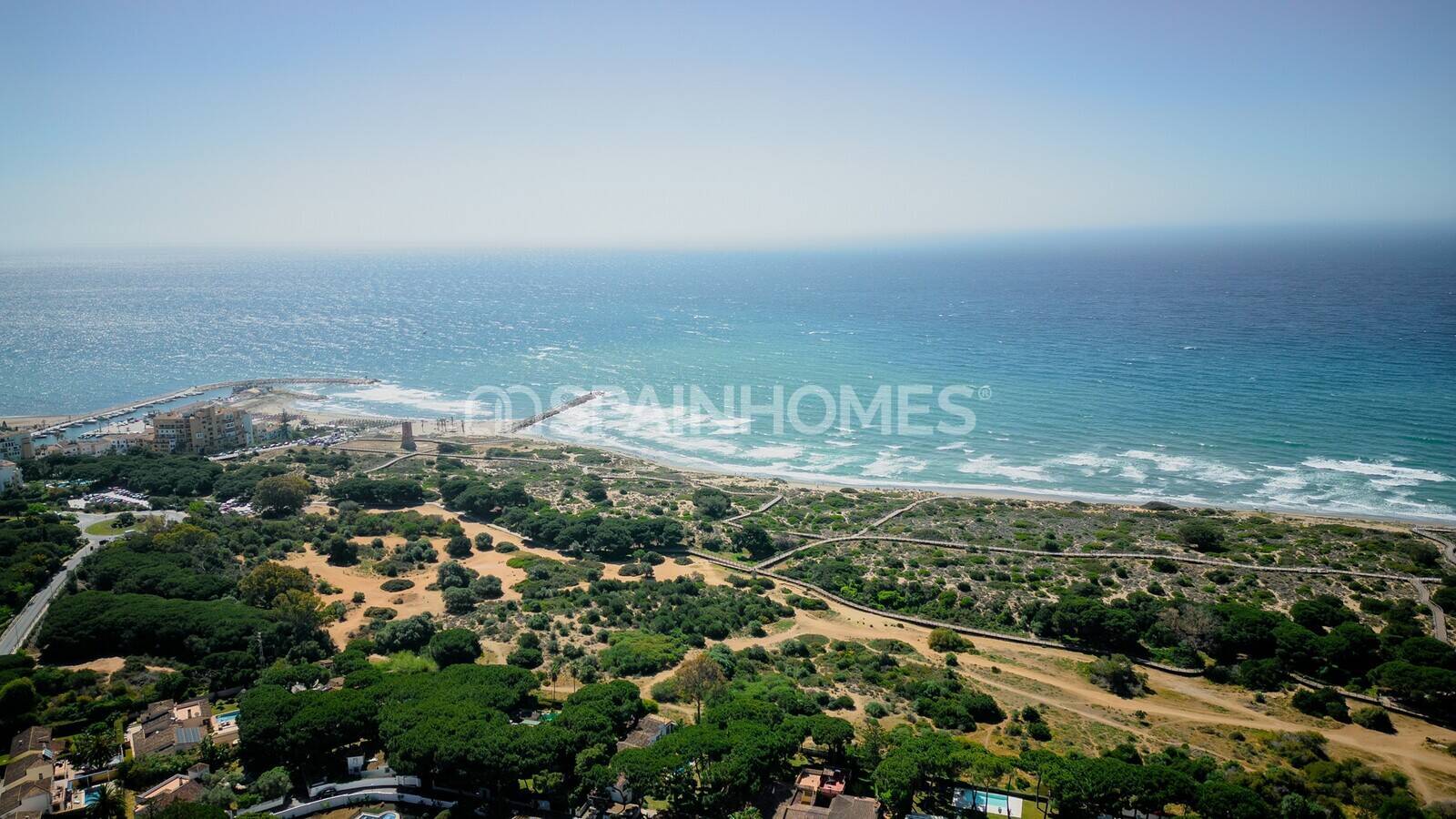 Marbella İspanya'da Kumlu Plajlara Yakın Doğa Manzaralı Villa