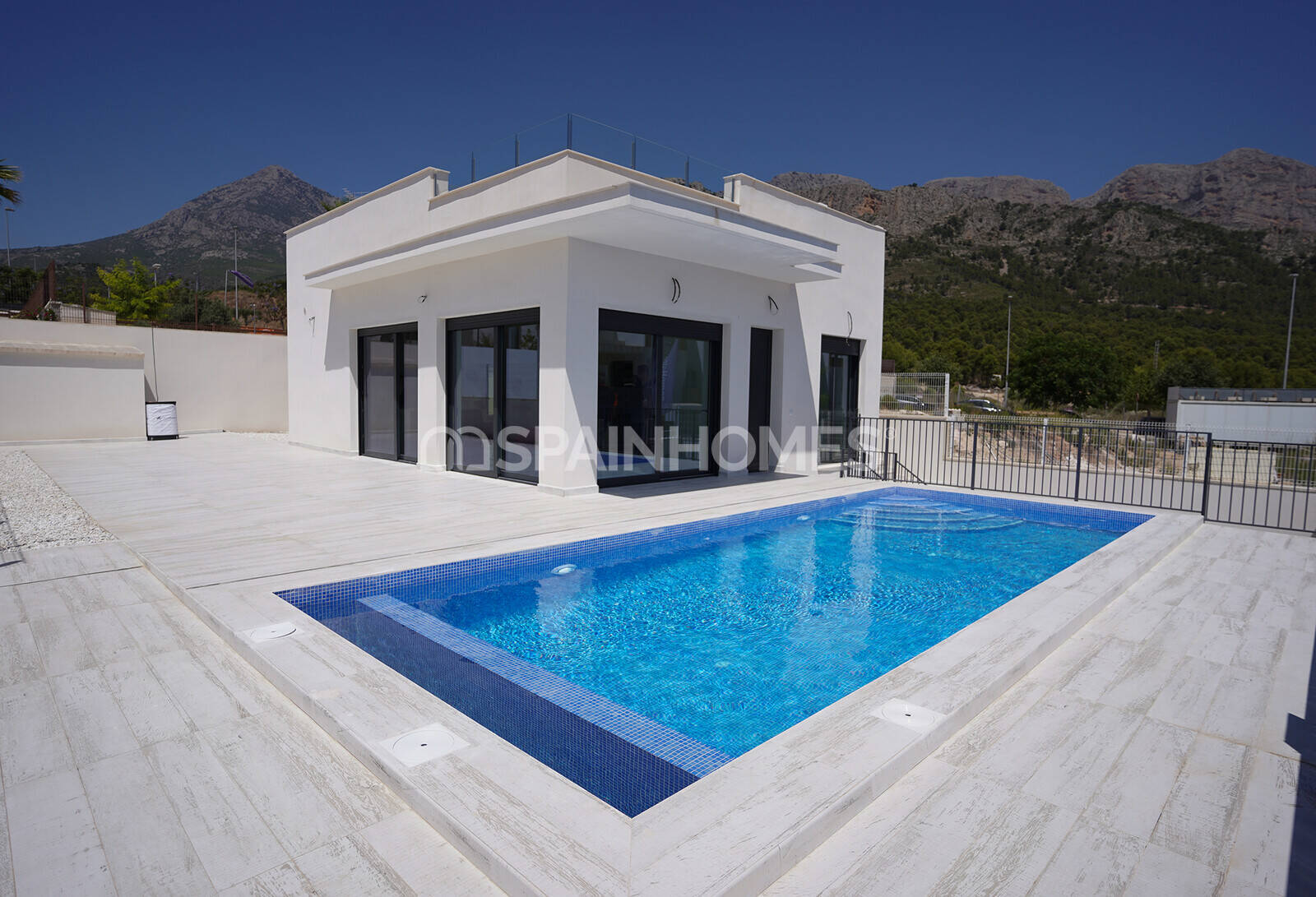 Elegant 3 Bedroom House with Pool in Polop