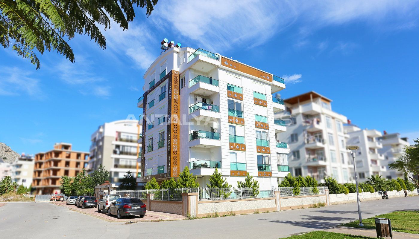 Antalya Real Estate with Swimming Pool and Fitness Center