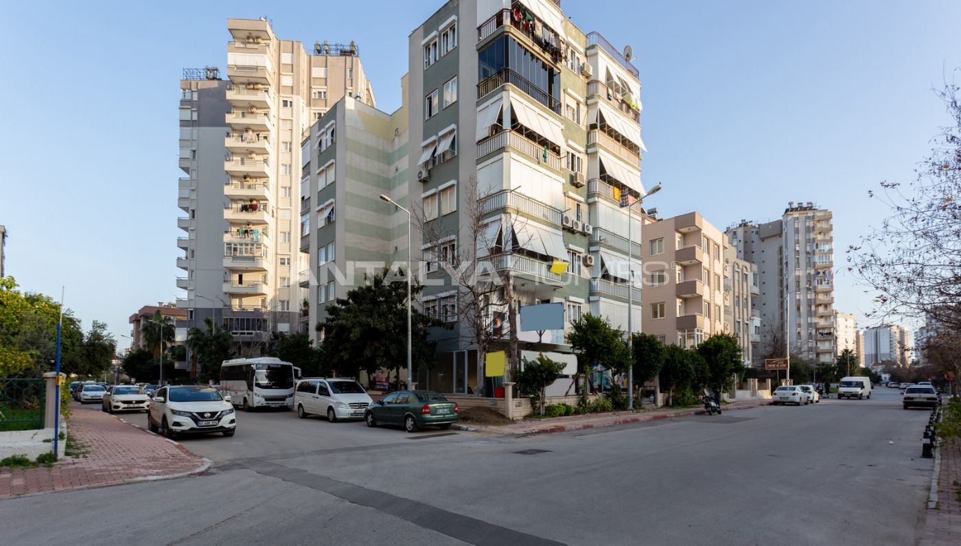 Antalya Lara'da Doğalgazlı ve Isı Yalıtımlı Full Eşyalı Daire