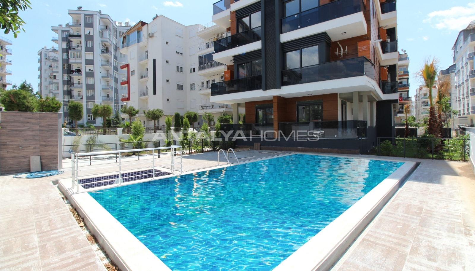 Apartments in Antalya Konyaalti Close to Social Amenities
