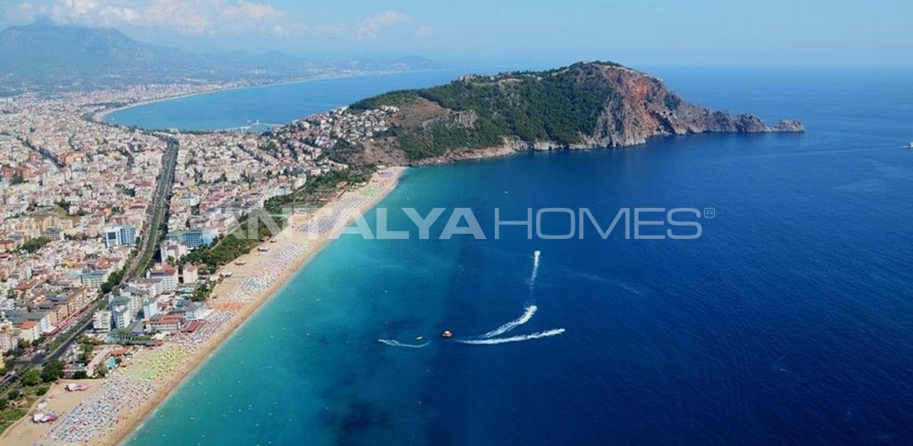 Hotel for Sale on a Busy Street in Alanya Center