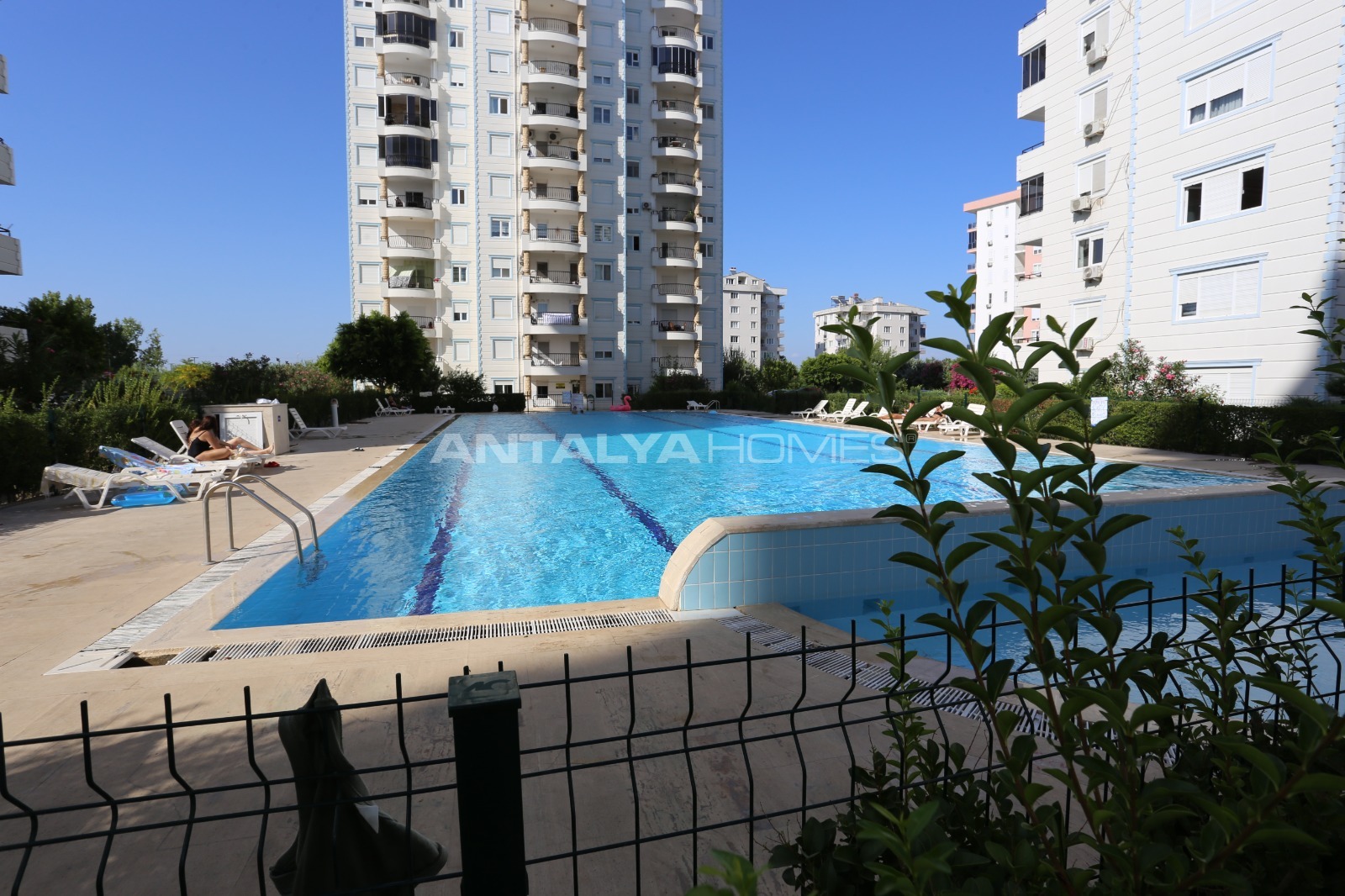 Antalya Aksu'da Site İçinde Deniz Manzaralı Satılık Daire
