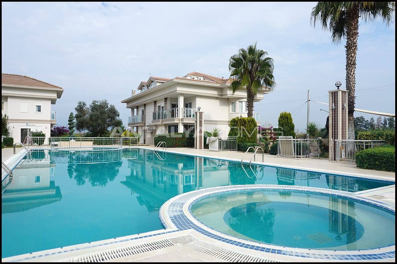 Antalya Belek'te Havuzlu Elit Site İçinde Tamamen Eşyalı Daire
