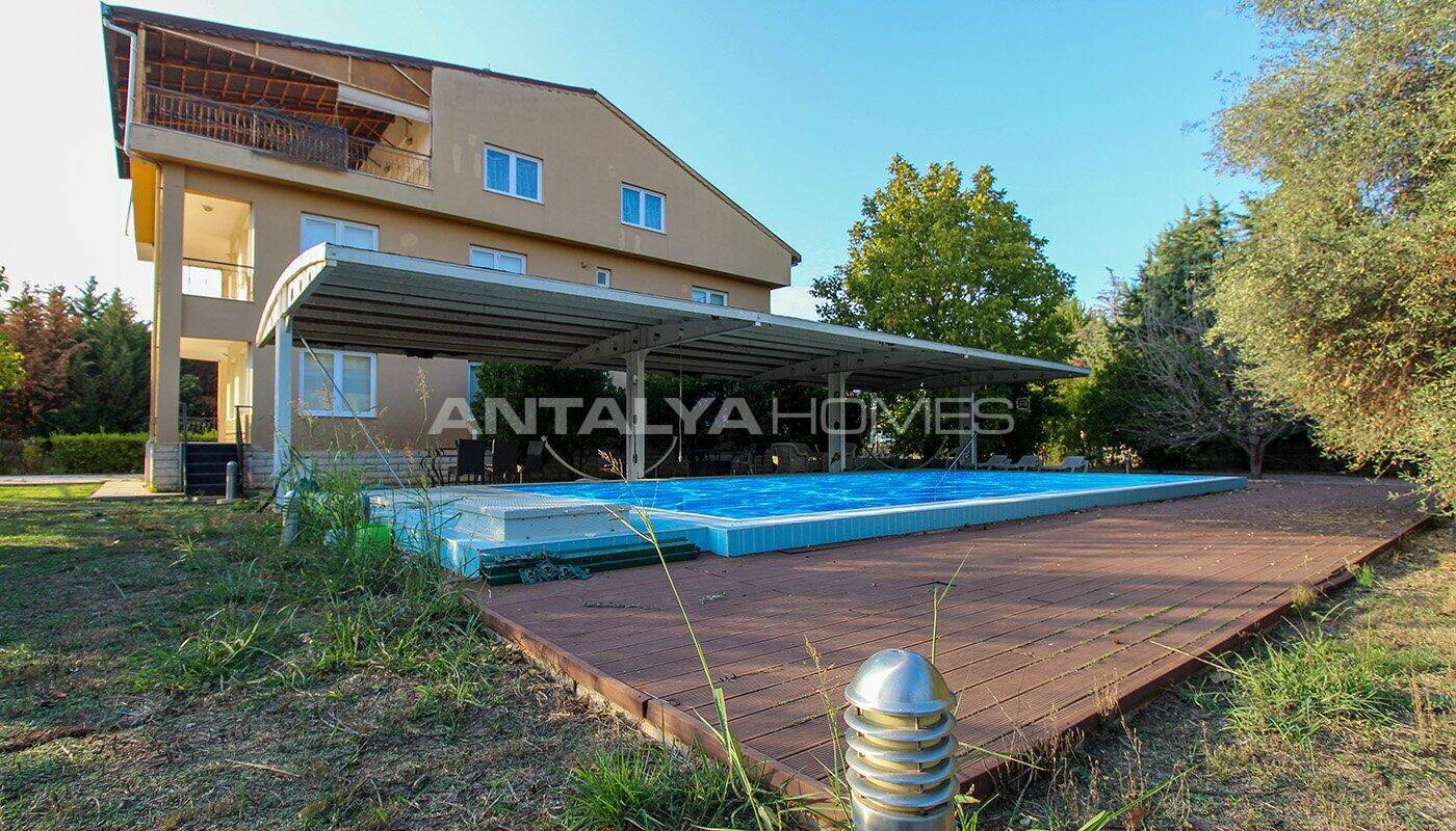 Antalya'da Satılık Yüzme Havuzlu Bina