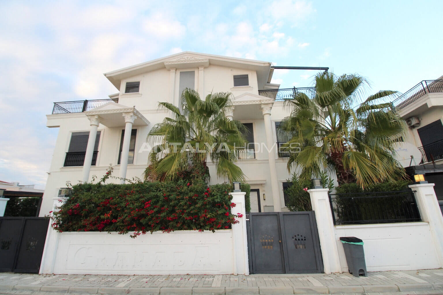 House with Private Pool Near Golf Course in Antalya Belek