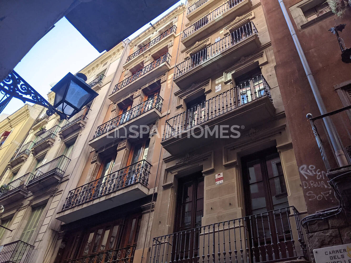 Stylish Flats in a Central Location in Barcelona Barrio Gotico