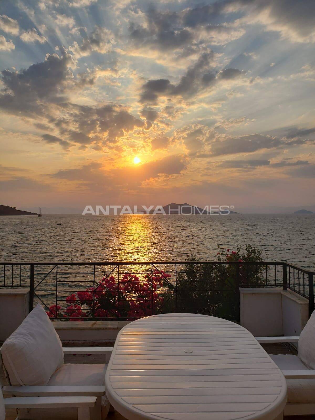 Gulf View Mansion with Private Pier in Fethiye Mugla