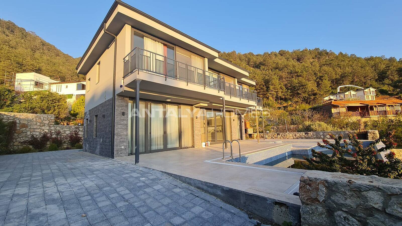4-Schlafzimmer Haus zu verkaufen Verflochtene die Natur in Fethiye