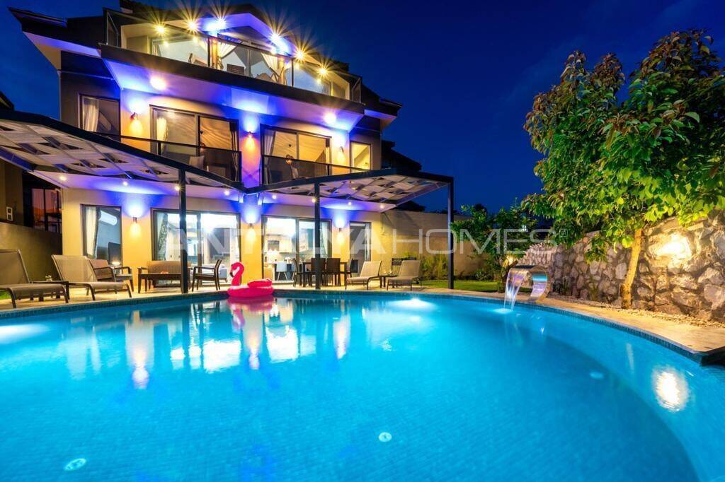 Muğla Fethiye'de Doğa ile İç İçe Açık ve Kapalı Havuzlu Villa Muğla Fethiye'de Doğa ile İç İçe Açık ve Kapalı Havuzlu Villa