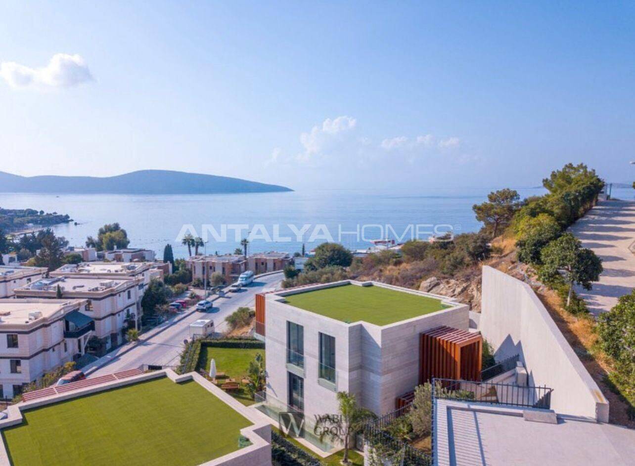 Bodrum'da Deniz Manzaralı Sitede 3+1 Bahçeli Daireler