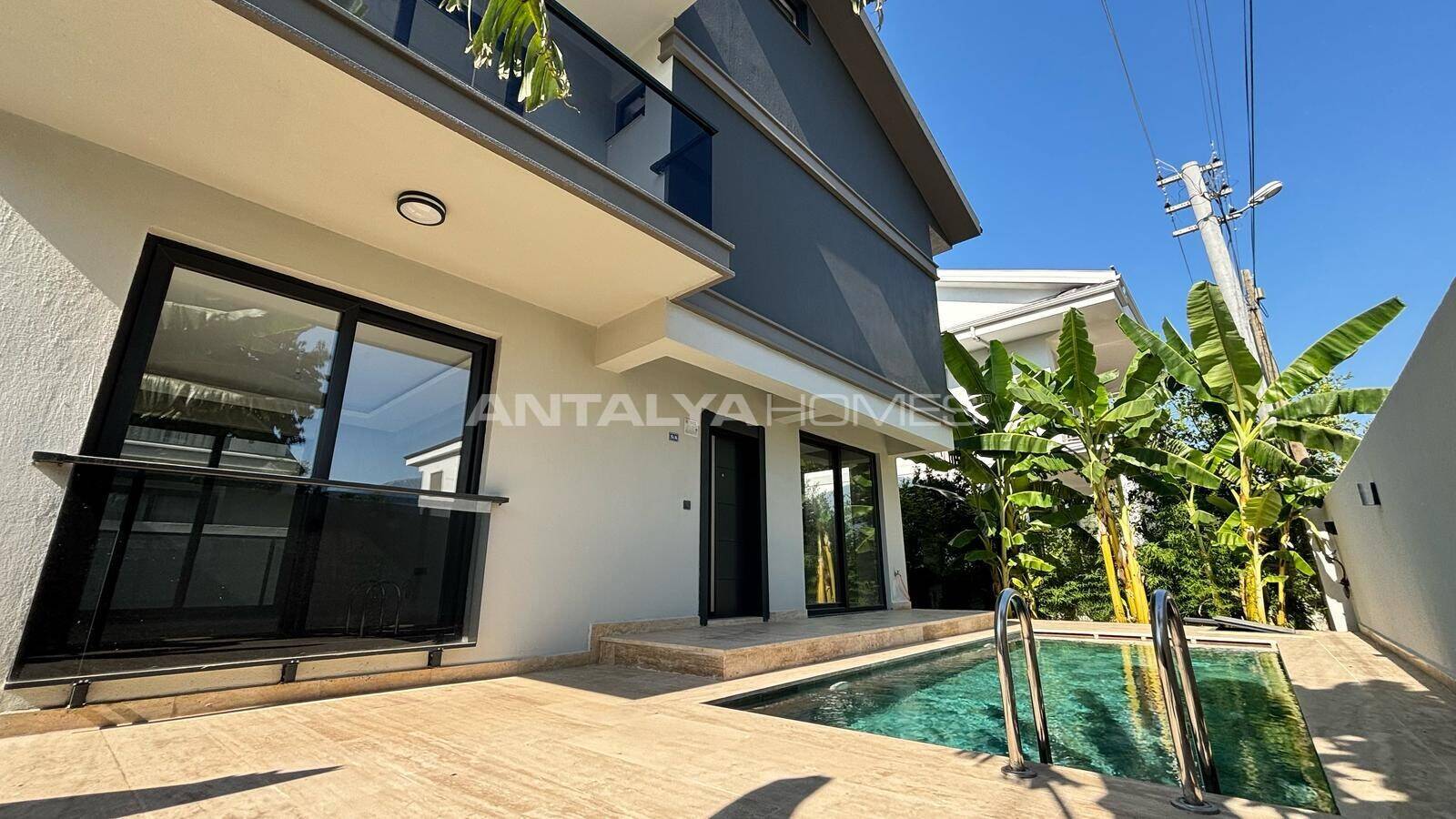 Detached 4-Bedroom House with Pool in Fethiye