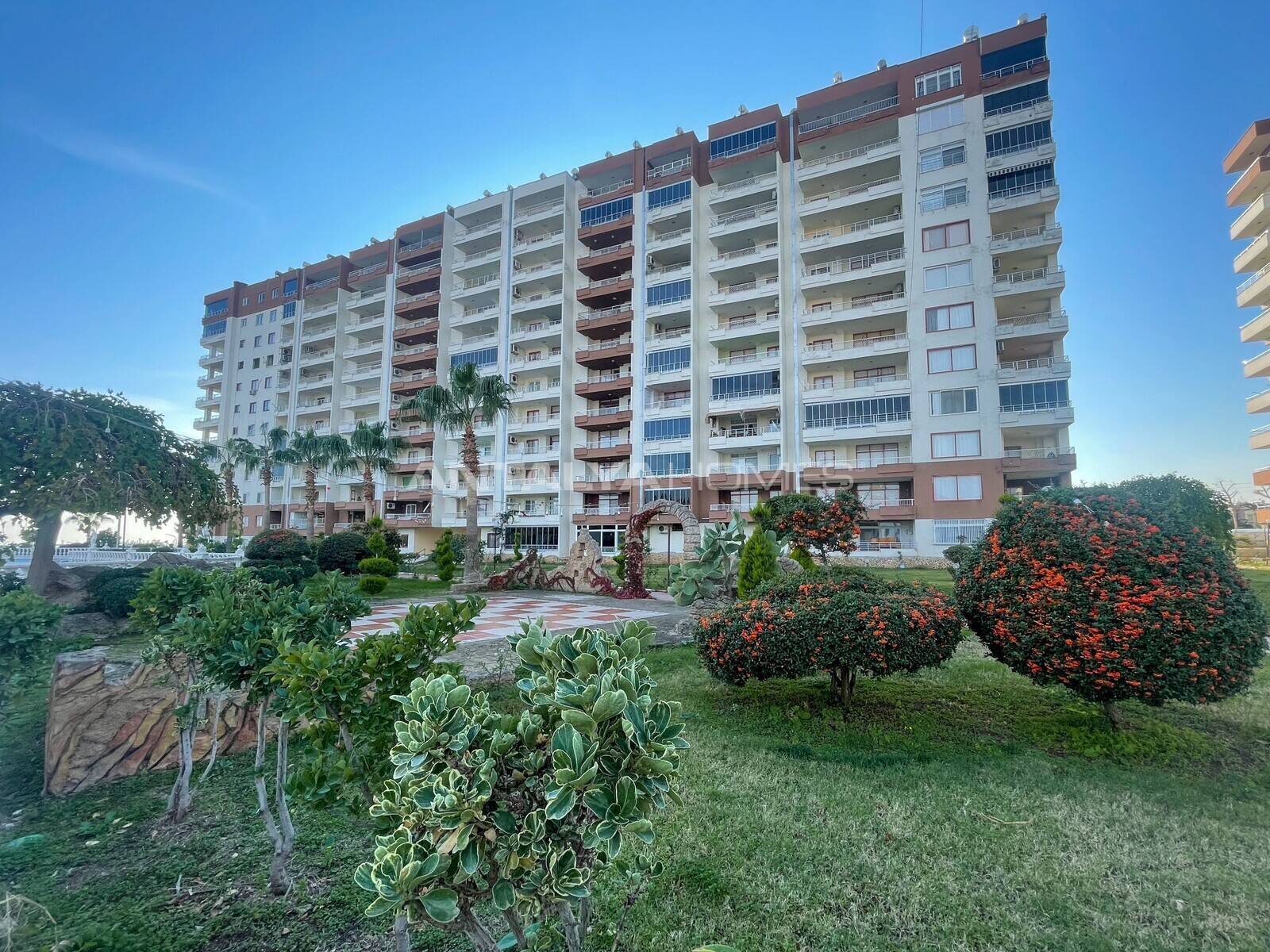 Mersin Kargıpınarı'nda Denize Sıfır Satılık Daireler