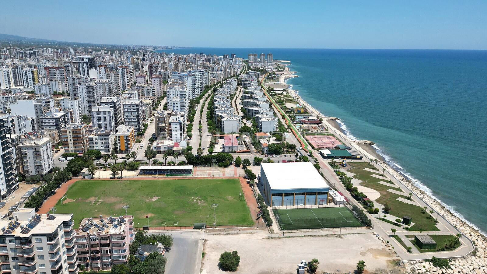 Mersin Erdemli'de Plaja Sıfır Geniş 4+1 Satılık Daire