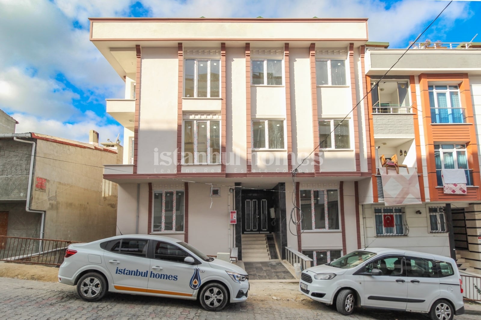 Ready to Move Properties in a New Building in Basaksehir Istanbul