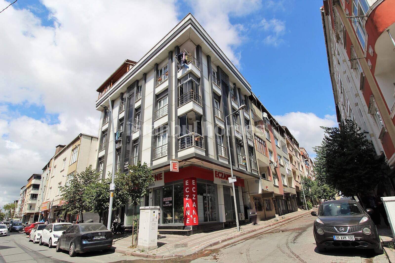 2+1 Apartment in Building with Elevator Istanbul Sultangazi