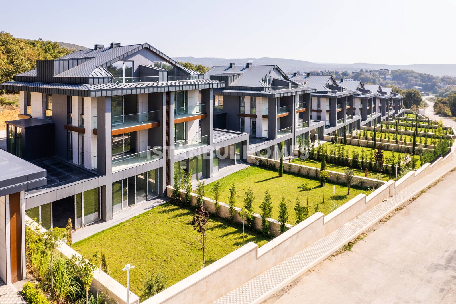 Villas for Sale in a Gated Complex in Istanbul Cekmekoy