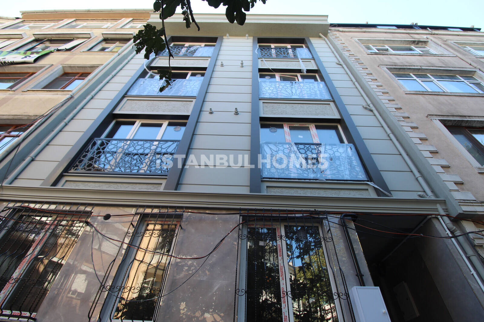 Stylish Flats near Tram Station in Fatih Istanbul