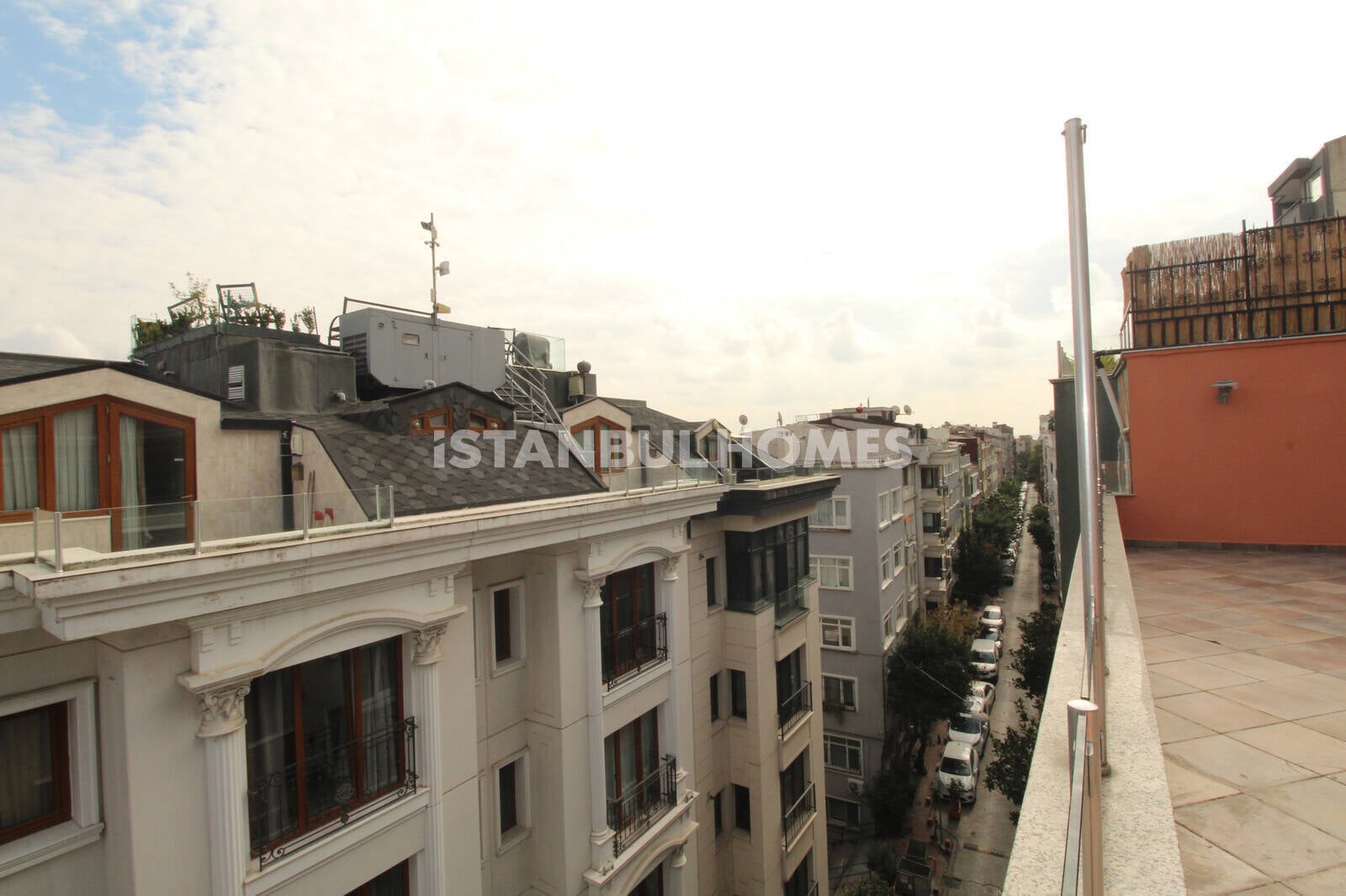 Duplex Flat in a Seafront Building in İstanbul Beyoğlu