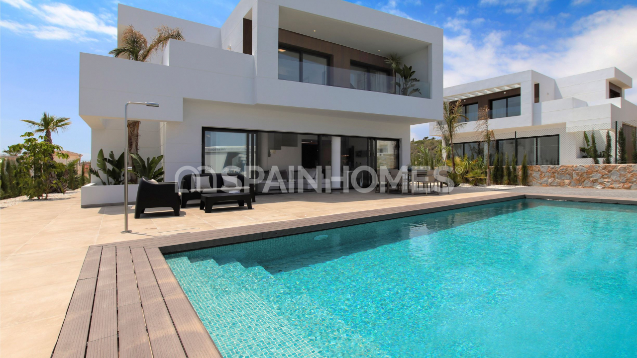 Modern Detached Villas with Versatile Layouts in Quesada Alicante