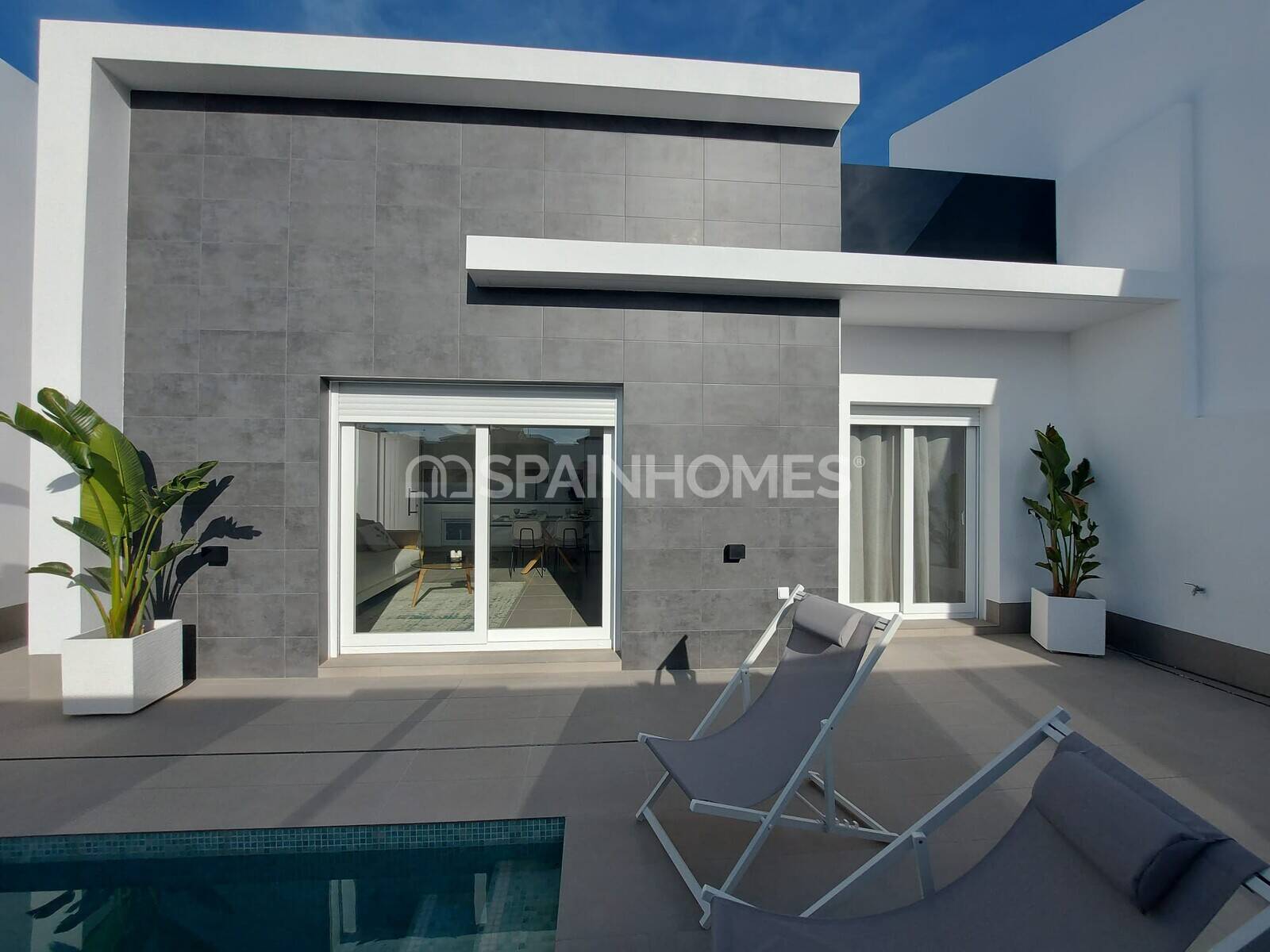 Stylish Bungalows with Private Pools in Charming Roldán Murcia