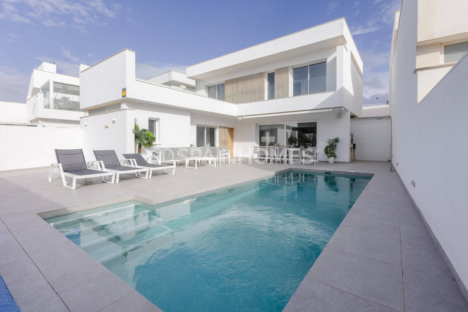 Stylish Design Villas for Sale Near the Beach in San Javier