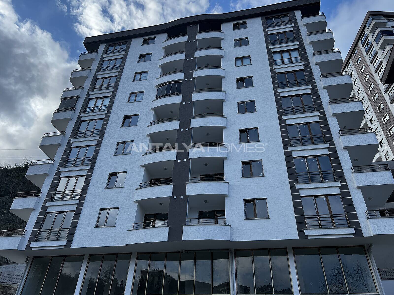 Trabzon Yomra'da Cevahir AVM'ne Yakın Geniş Daireler